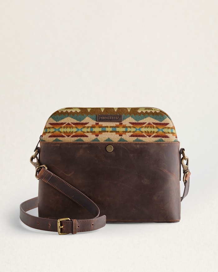 Weekender and duffel bags ready for the gym or for travel | Pendleton